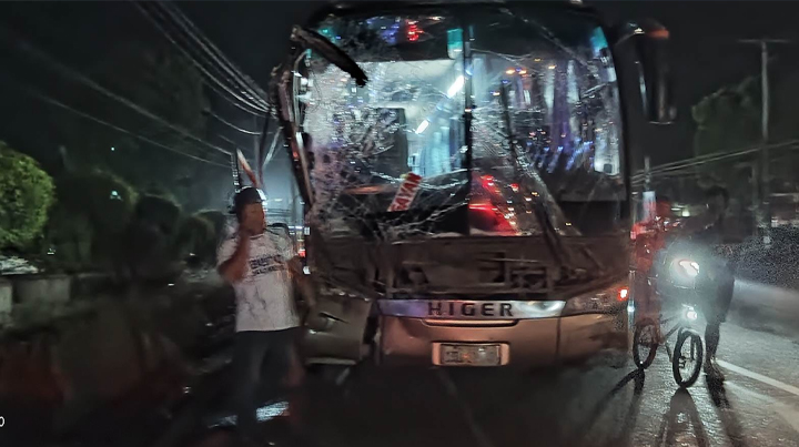 RANDOM SHOTS: Super 5 bus collides with truck in Upper Puerto, CDO; all ...